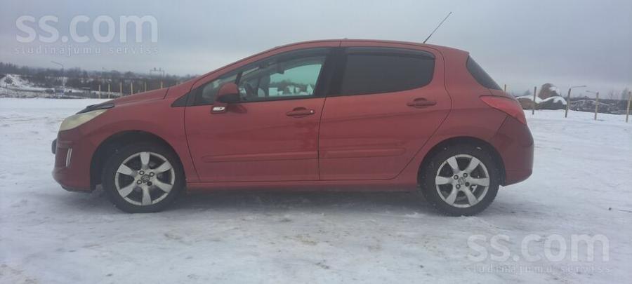 Red Peugeot 308 2008 in Daugavpils, with an engine capacity of 1.60 L and mileage of 225 thousand km for 2800 €, photo 2 on AUTOMOTO.COM.LV