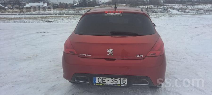 Red Peugeot 308 2008 in Daugavpils, with an engine capacity of 1.60 L and mileage of 225 thousand km for 2800 €, photo 3 on AUTOMOTO.COM.LV