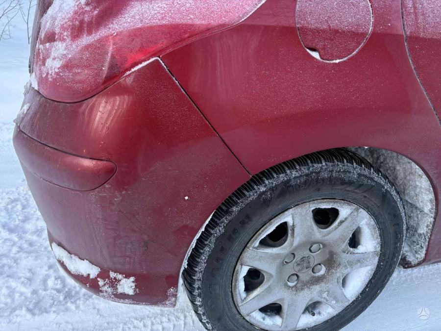 Red Peugeot 308 2008 in Siauliai, with an engine capacity of 1.56 L and mileage of 266 thousand km for 2000 €, photo 4 on AUTOMOTO.COM.LV