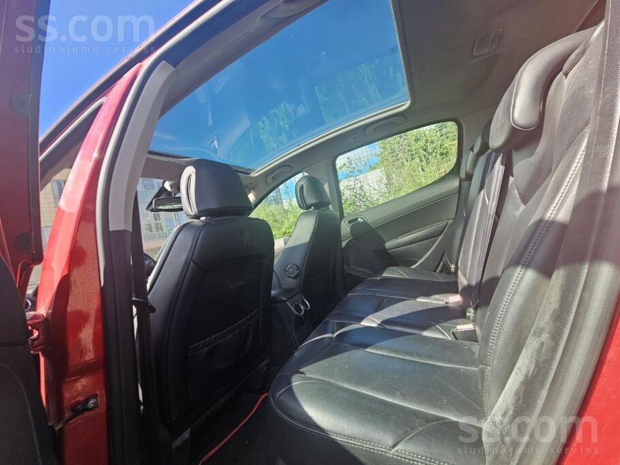 Red Peugeot 308 2008 in Riga, with an engine capacity of 1.60 L and mileage of 251 thousand km for 450 €, photo 7 on AUTOMOTO.COM.LV