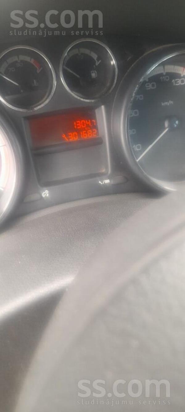 Красный Пежо 308 2008 в Талси, объемом двигателя 1.60 л и пробегом 301 тыс. км за 1250 €, фото 5 на AUTOMOTO.COM.LV