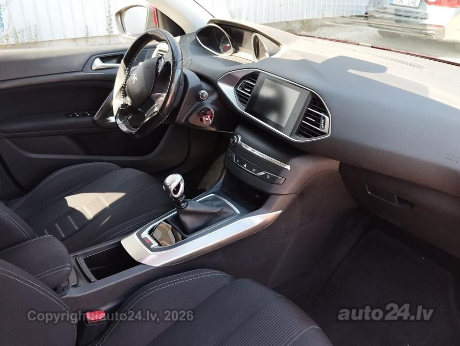 Red Peugeot 308 2013 in Rapla, with an engine capacity of 1.60 L and mileage of 249 thousand km for 2500 €, photo 5 on AUTOMOTO.COM.LV