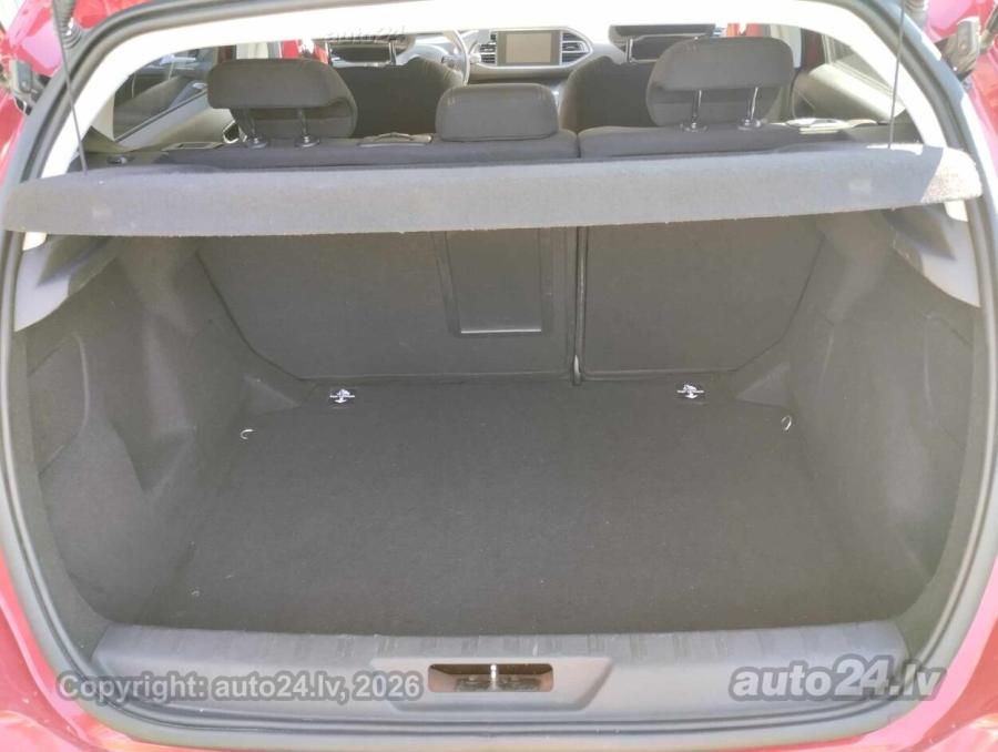 Red Peugeot 308 2013 in Rapla, with an engine capacity of 1.60 L and mileage of 249 thousand km for 2500 €, photo 9 on AUTOMOTO.COM.LV