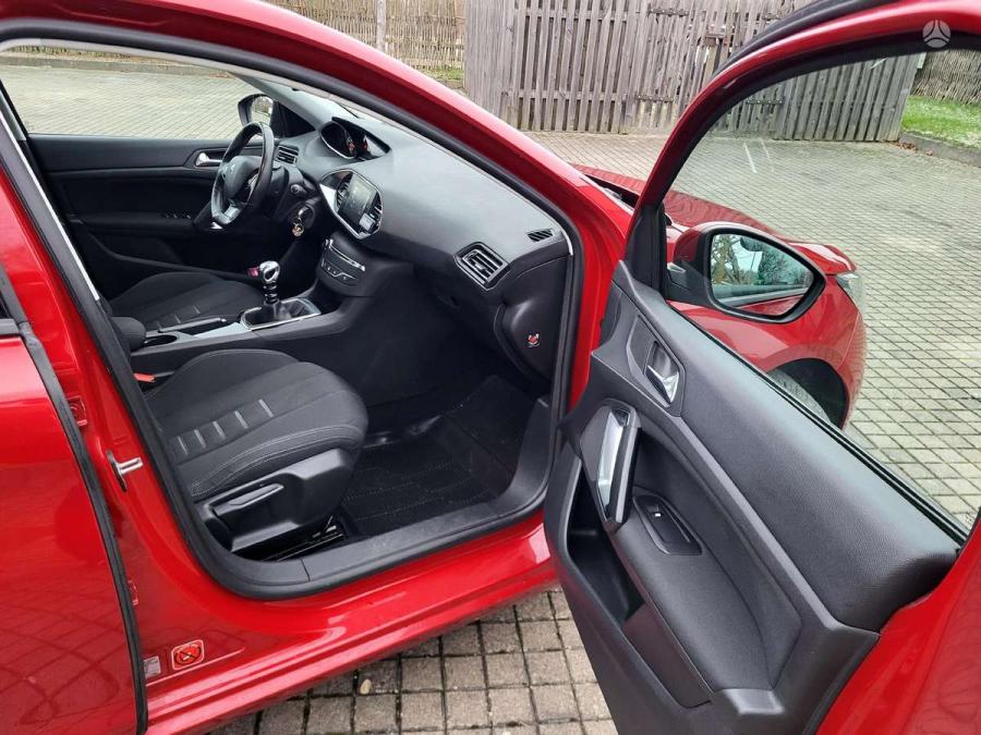 Red Peugeot 308 2014 in Siauliai, with an engine capacity of 1.20 L and mileage of 114 thousand km for 3850 €, photo 8 on AUTOMOTO.COM.LV