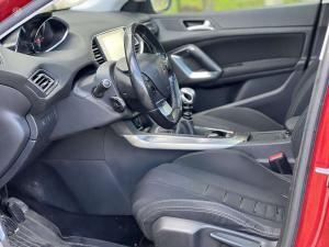Sarkans Peugeot 308 2014 Viļņa, ar dzinēja tilpumu 1.60 L un nobraukumu 230 tūkst. km par 2900 €, foto 17 vietnē AUTOMOTO.COM.LV