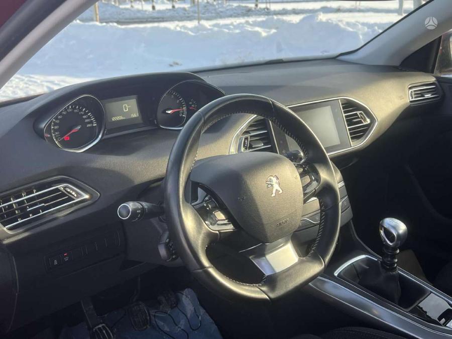 Sarkans Peugeot 308 2016 Tauragė, ar dzinēja tilpumu 1.20 L un nobraukumu 120 tūkst. km par 5200 €, foto 12 vietnē AUTOMOTO.COM.LV