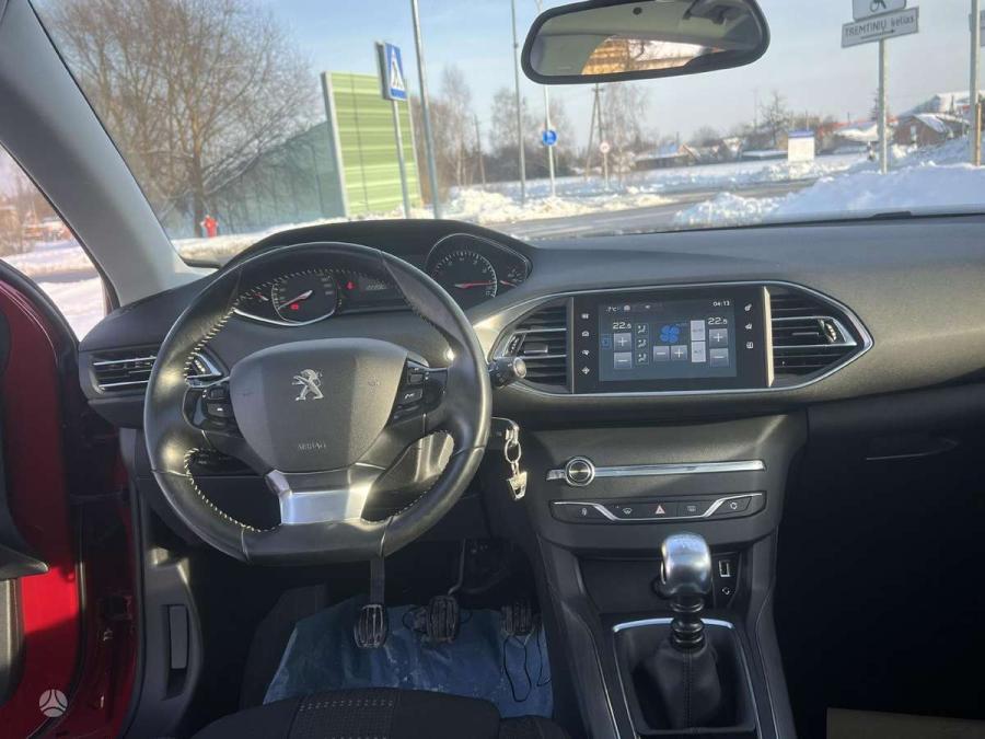 Sarkans Peugeot 308 2016 Tauragė, ar dzinēja tilpumu 1.20 L un nobraukumu 120 tūkst. km par 5200 €, foto 17 vietnē AUTOMOTO.COM.LV