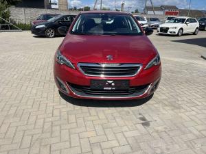Red Peugeot 308 2017 in Taurage, with an engine capacity of 1.20 L and mileage of 135 thousand km for 4900 €, photo 6 on AUTOMOTO.COM.LV