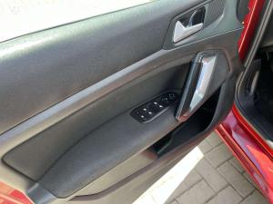 Red Peugeot 308 2017 in Taurage, with an engine capacity of 1.20 L and mileage of 135 thousand km for 4900 €, photo 12 on AUTOMOTO.COM.LV