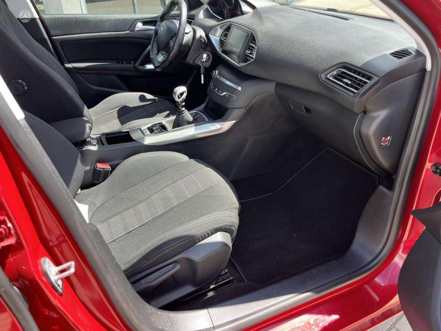 Red Peugeot 308 2017 in Taurage, with an engine capacity of 1.20 L and mileage of 135 thousand km for 4900 €, photo 14 on AUTOMOTO.COM.LV