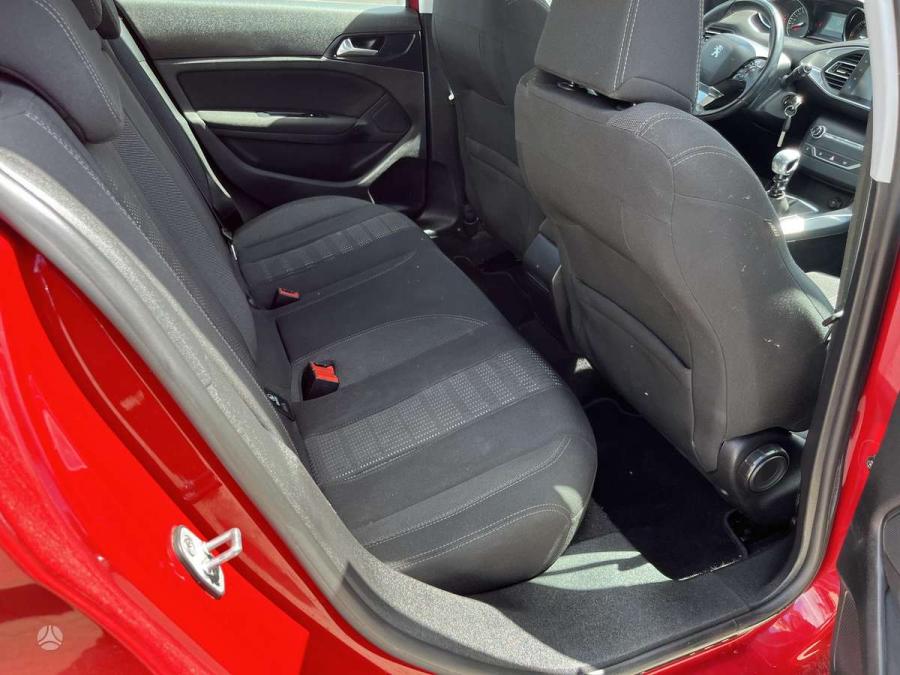 Red Peugeot 308 2017 in Taurage, with an engine capacity of 1.20 L and mileage of 135 thousand km for 4900 €, photo 17 on AUTOMOTO.COM.LV