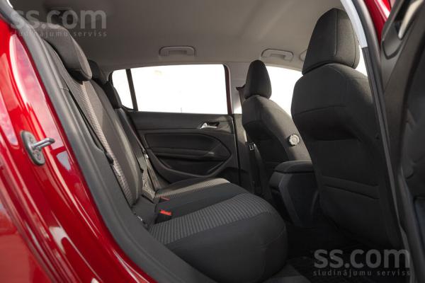 Красный Пежо 308 2019 в Елгава, объемом двигателя 1.20 л и пробегом 115 тыс. км за 8590 €, фото 9 на AUTOMOTO.COM.LV