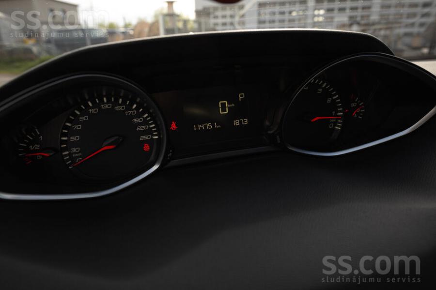 Красный Пежо 308 2019 в Елгава, объемом двигателя 1.20 л и пробегом 115 тыс. км за 8590 €, фото 17 на AUTOMOTO.COM.LV
