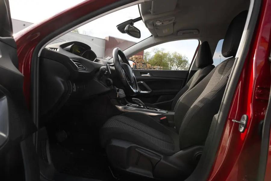 Красный Пежо 308 2019 в Елгава, объемом двигателя 1.20 л и пробегом 115 тыс. км за 8590 €, фото 14 на AUTOMOTO.COM.LV