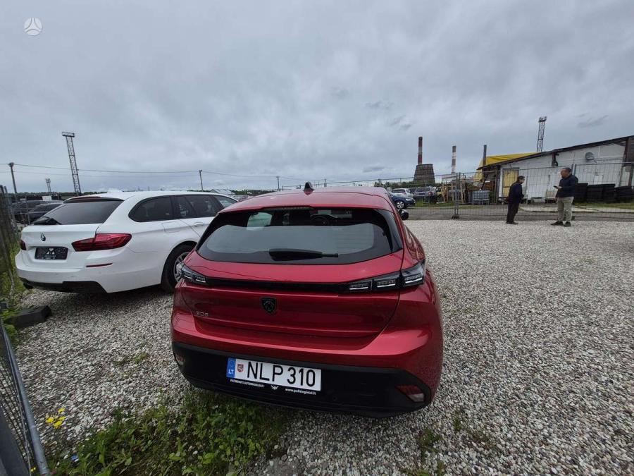 Red Peugeot 308 2022 in Kaunas, with an engine capacity of 1.20 L and mileage of 206 thousand km for 7500 €, photo 5 on AUTOMOTO.COM.LV