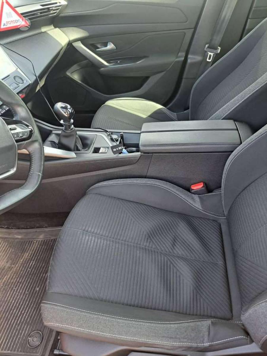 Red Peugeot 308 2023 in Siauliai, with an engine capacity of 1.20 L and mileage of 86 thousand km for 9999 €, photo 5 on AUTOMOTO.COM.LV
