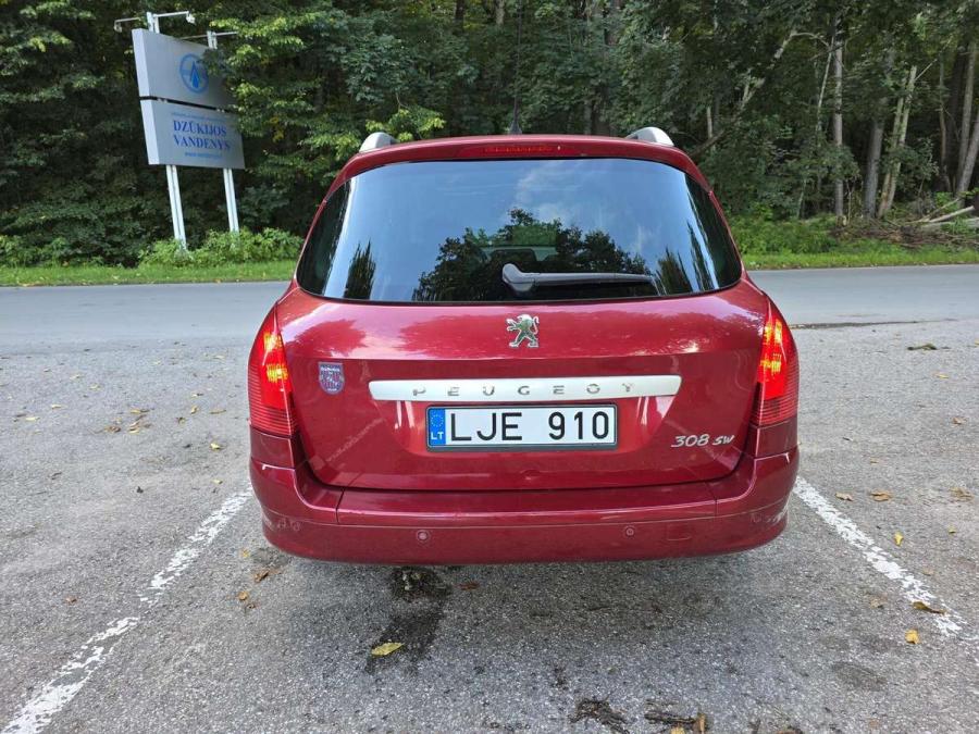 Red Peugeot 308 2008 in Alytus, with an engine capacity of 2.00 L and mileage of 271 thousand km for 1990 €, photo 15 on AUTOMOTO.COM.LV