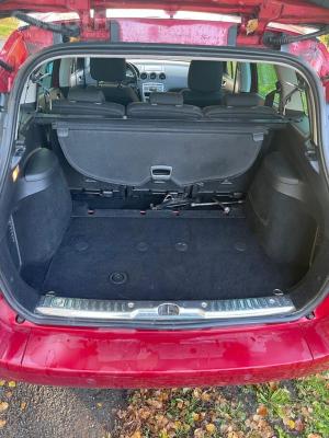 Red Peugeot 308 2010 in Riga, with an engine capacity of 1.60 L and mileage of 420 thousand km for 1950 €, photo 15 on AUTOMOTO.COM.LV
