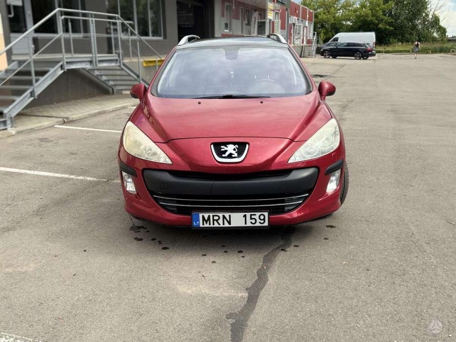 Red Peugeot 308 2011 in Kedainiai, with an engine capacity of 1.56 L and mileage of 279 thousand km for 2800 €, photo 3 on AUTOMOTO.COM.LV