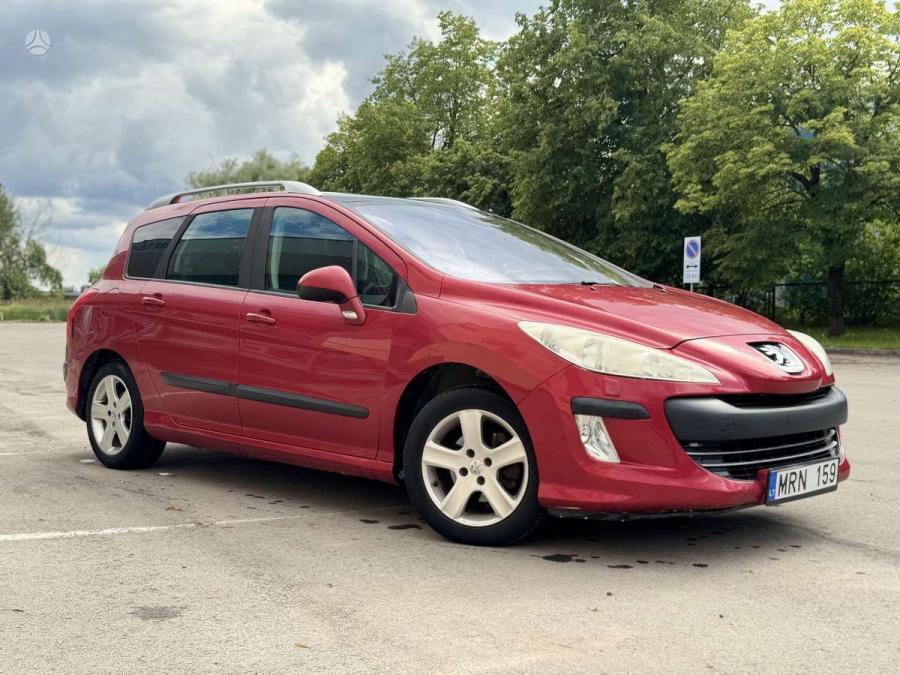 Red Peugeot 308 2011 in Kedainiai, with an engine capacity of 1.56 L and mileage of 279 thousand km for 2800 €, photo 4 on AUTOMOTO.COM.LV