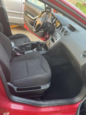 Red Peugeot 308 2011 in Kedainiai, with an engine capacity of 1.56 L and mileage of 279 thousand km for 2800 €, photo 7 on AUTOMOTO.COM.LV
