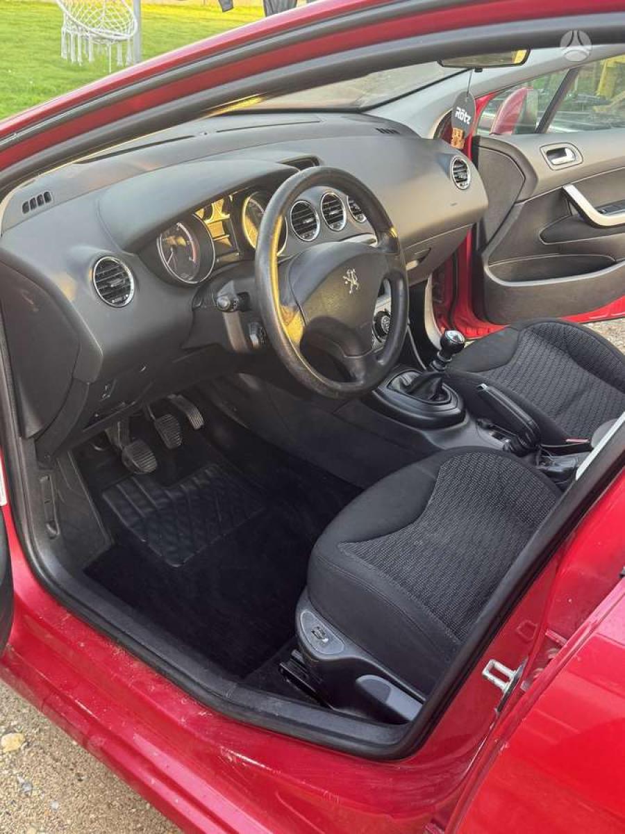 Red Peugeot 308 2011 in Kedainiai, with an engine capacity of 1.56 L and mileage of 279 thousand km for 2800 €, photo 8 on AUTOMOTO.COM.LV