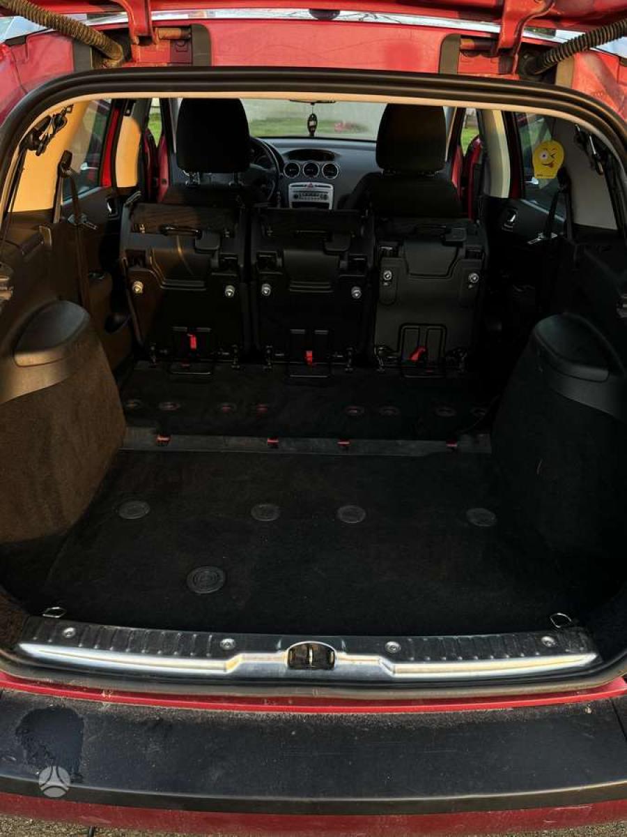 Red Peugeot 308 2011 in Kedainiai, with an engine capacity of 1.56 L and mileage of 279 thousand km for 2800 €, photo 10 on AUTOMOTO.COM.LV