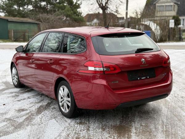 Red Peugeot 308 2015 in Ukmerge, with an engine capacity of 1.56 L and mileage of 260 thousand km for 3250 €, photo 3 on AUTOMOTO.COM.LV
