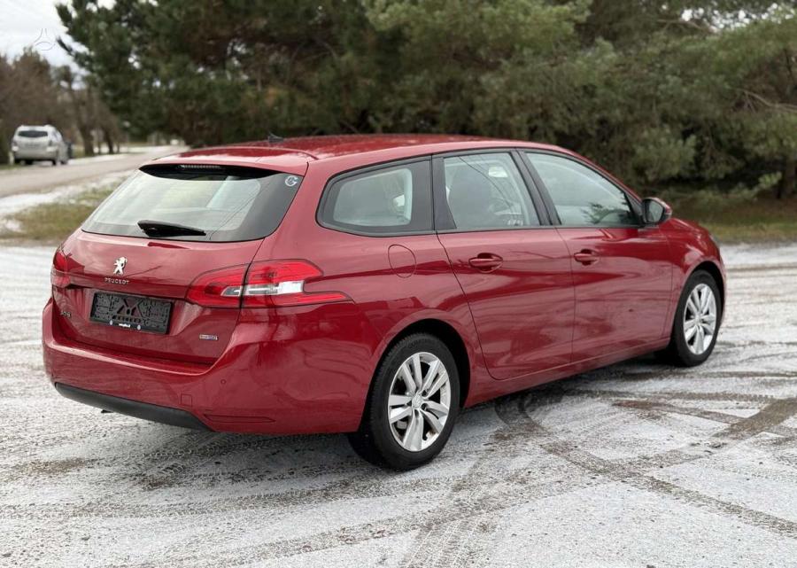 Red Peugeot 308 2015 in Ukmerge, with an engine capacity of 1.56 L and mileage of 260 thousand km for 3250 €, photo 4 on AUTOMOTO.COM.LV