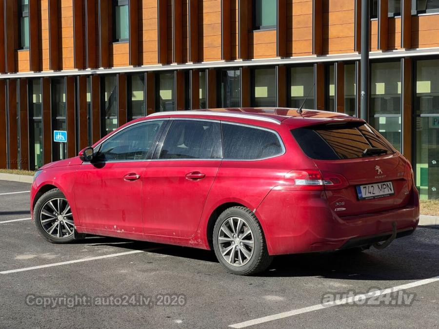 Red Peugeot 308 2016 in Viljandi, with an engine capacity of 1.60 L and mileage of 306 thousand km for 3999 €, photo 4 on AUTOMOTO.COM.LV