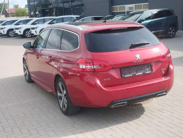 Red Peugeot 308 2016 in Taurage, with an engine capacity of 1.56 L and mileage of 230 thousand km for 6200 €, photo 3 on AUTOMOTO.COM.LV