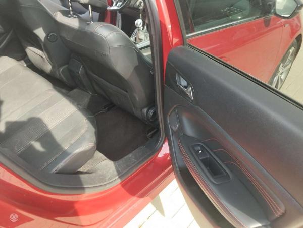 Red Peugeot 308 2016 in Taurage, with an engine capacity of 1.56 L and mileage of 230 thousand km for 6200 €, photo 10 on AUTOMOTO.COM.LV