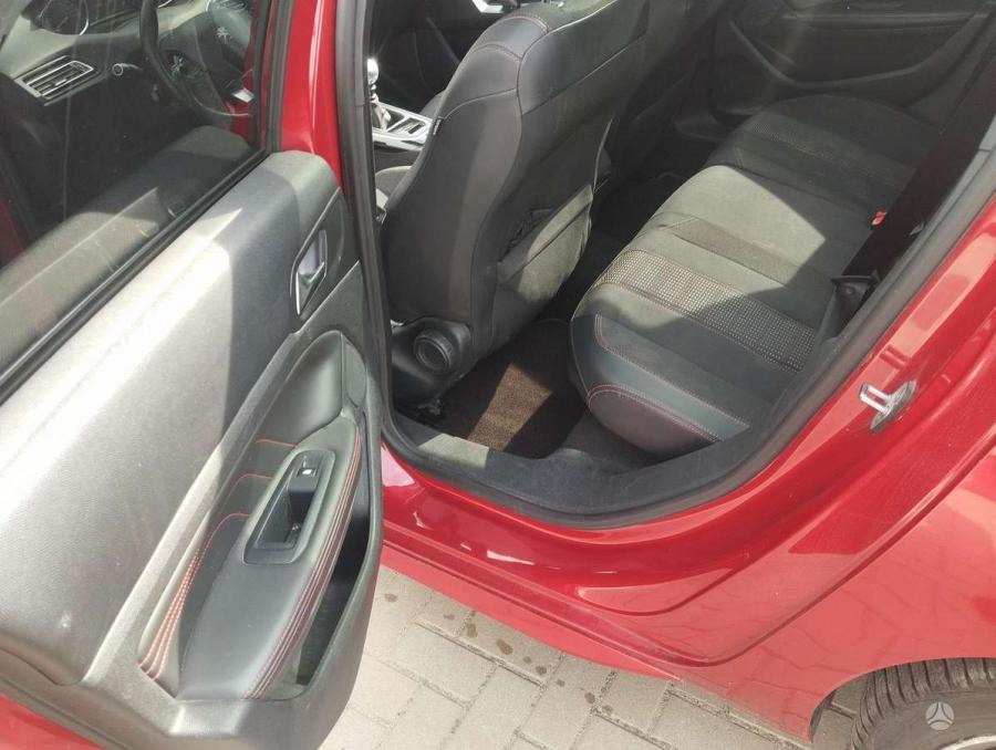 Red Peugeot 308 2016 in Taurage, with an engine capacity of 1.56 L and mileage of 230 thousand km for 6200 €, photo 13 on AUTOMOTO.COM.LV