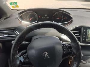 Red Peugeot 308 2016 in Taurage, with an engine capacity of 1.56 L and mileage of 230 thousand km for 6200 €, photo 17 on AUTOMOTO.COM.LV