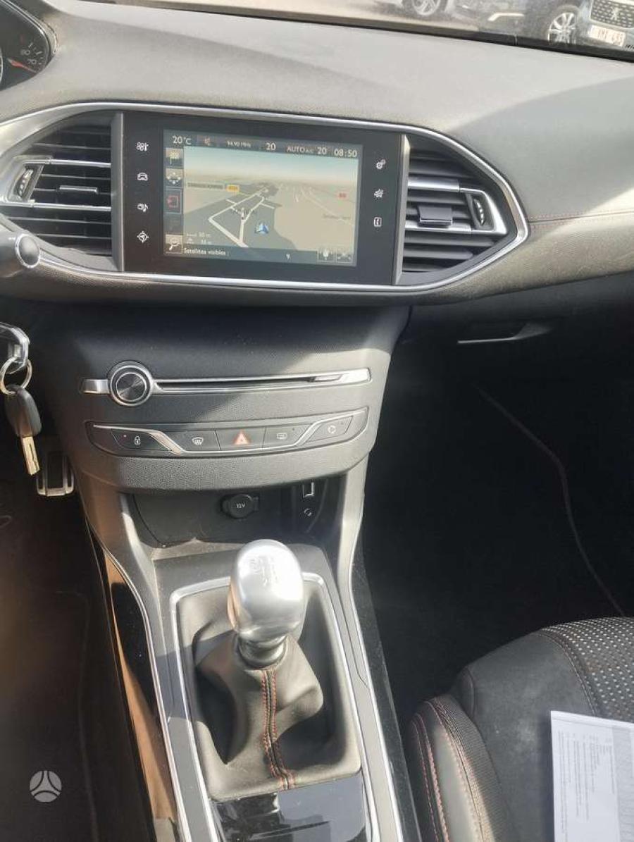 Red Peugeot 308 2016 in Taurage, with an engine capacity of 1.56 L and mileage of 230 thousand km for 6200 €, photo 19 on AUTOMOTO.COM.LV