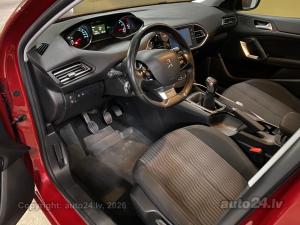 Красный Пежо 308 2016 в Таллин, объемом двигателя 1.20 л и пробегом 170 тыс. км за 3500 €, фото 4 на AUTOMOTO.COM.LV