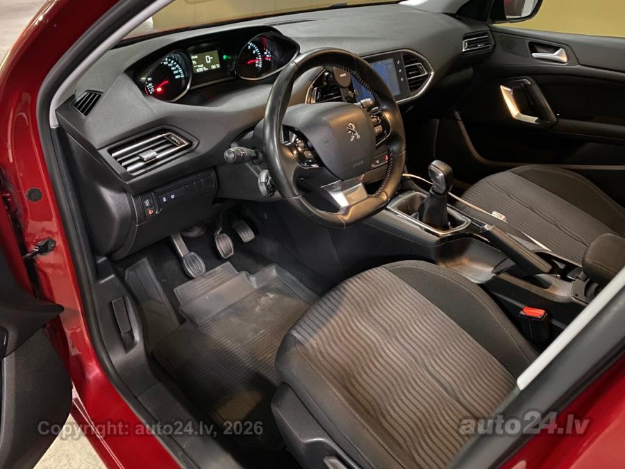 Красный Пежо 308 2016 в Таллин, объемом двигателя 1.20 л и пробегом 170 тыс. км за 3500 €, фото 4 на AUTOMOTO.COM.LV