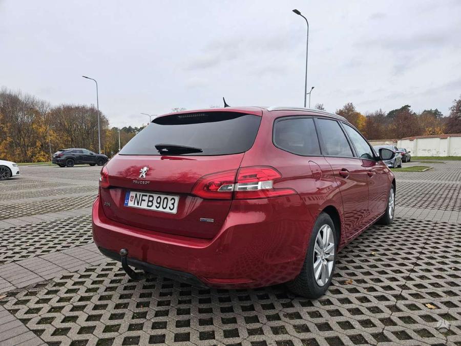 Red Peugeot 308 2017 in Kaunas, with an engine capacity of 1.20 L and mileage of 202 thousand km for 6000 €, photo 7 on AUTOMOTO.COM.LV