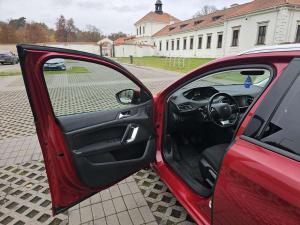 Red Peugeot 308 2017 in Kaunas, with an engine capacity of 1.20 L and mileage of 202 thousand km for 6000 €, photo 12 on AUTOMOTO.COM.LV