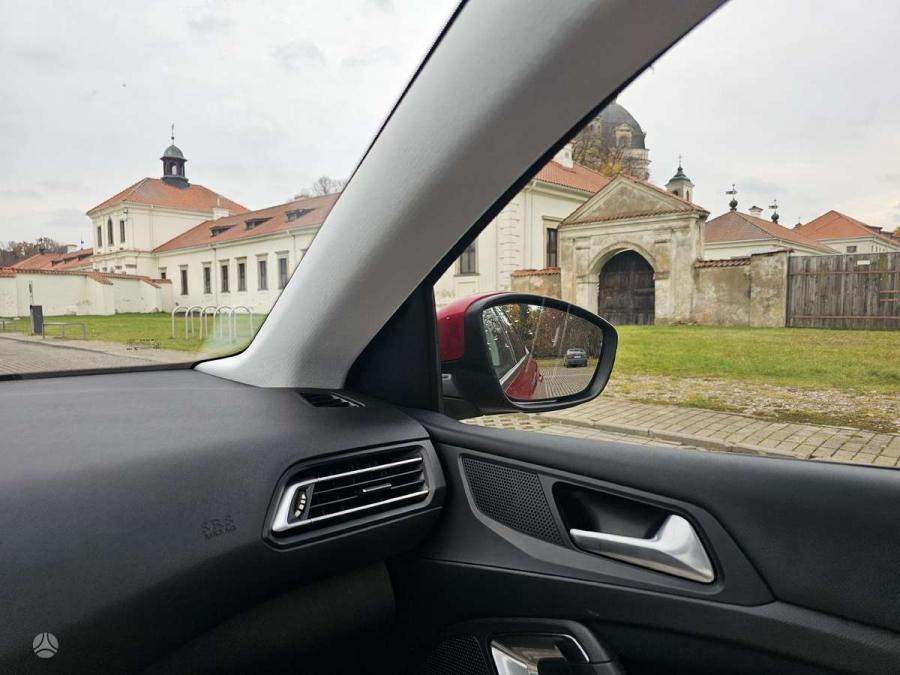 Red Peugeot 308 2017 in Kaunas, with an engine capacity of 1.20 L and mileage of 202 thousand km for 6000 €, photo 17 on AUTOMOTO.COM.LV