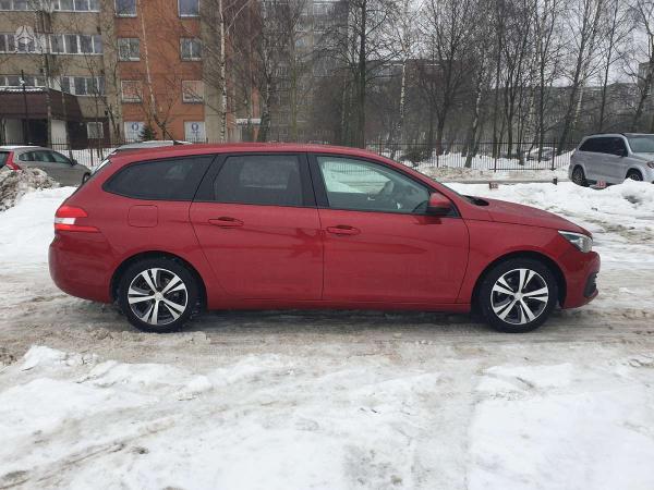 Sarkans Peugeot 308 2017 Viļņa, ar dzinēja tilpumu 1.20 L un nobraukumu 184 tūkst. km par 6000 €, foto 3 vietnē AUTOMOTO.COM.LV