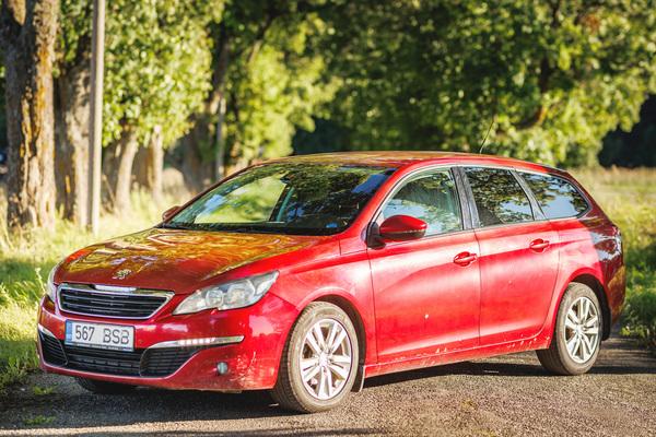 Sarkans Peugeot 308 2017 Rakvere, ar dzinēja tilpumu 1.20 L un nobraukumu 305 tūkst. km par 6200 €, foto 3 vietnē AUTOMOTO.COM.LV