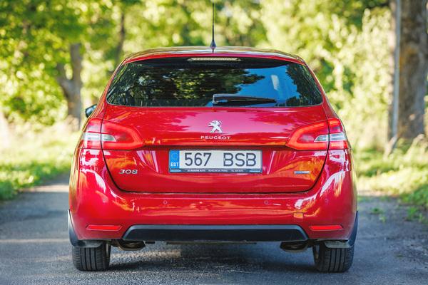Sarkans Peugeot 308 2017 Rakvere, ar dzinēja tilpumu 1.20 L un nobraukumu 305 tūkst. km par 6200 €, foto 6 vietnē AUTOMOTO.COM.LV