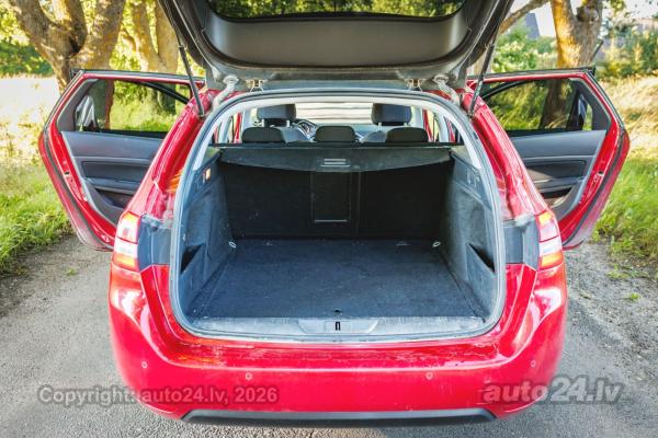 Sarkans Peugeot 308 2017 Tallina, ar dzinēja tilpumu 1.20 L un nobraukumu 306 tūkst. km par 5800 €, foto 10 vietnē AUTOMOTO.COM.LV