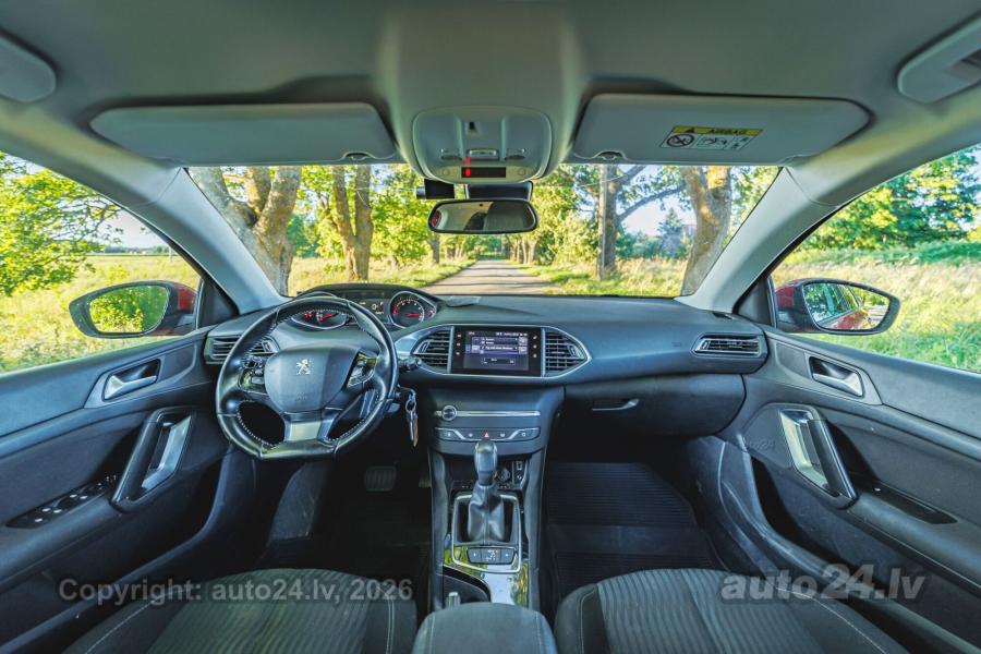 Red Peugeot 308 2017 in Tallinn, with an engine capacity of 1.20 L and mileage of 306 thousand km for 5800 €, photo 14 on AUTOMOTO.COM.LV