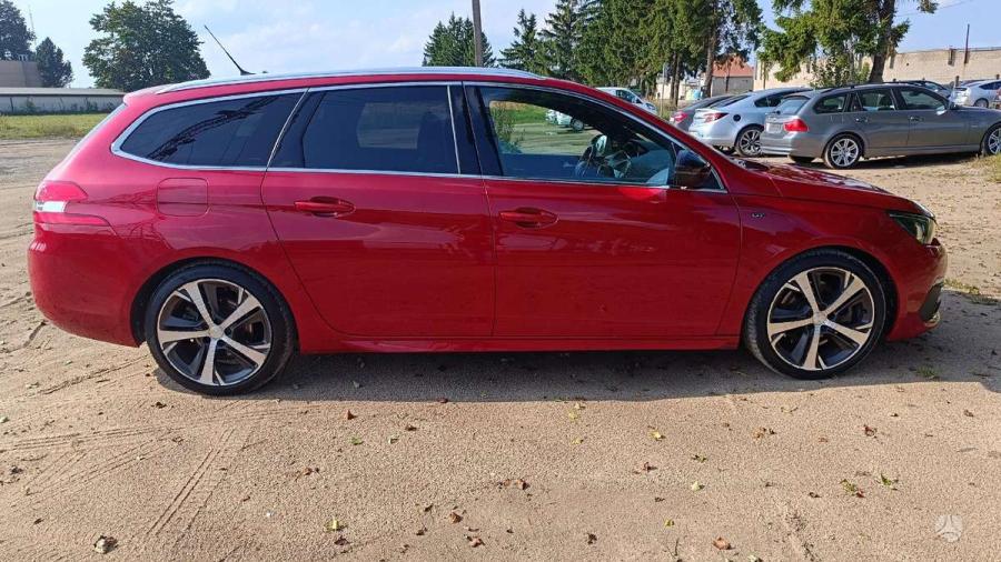 Red Peugeot 308 2018 in Taurage, with an engine capacity of 2.00 L and mileage of 253 thousand km for 7600 €, photo 5 on AUTOMOTO.COM.LV
