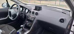 Peugeot 308 2013 in Vilnius, with an engine capacity of 2.00 L and mileage of 259 thousand km for 2790 €, photo 6 on AUTOMOTO.COM.LV