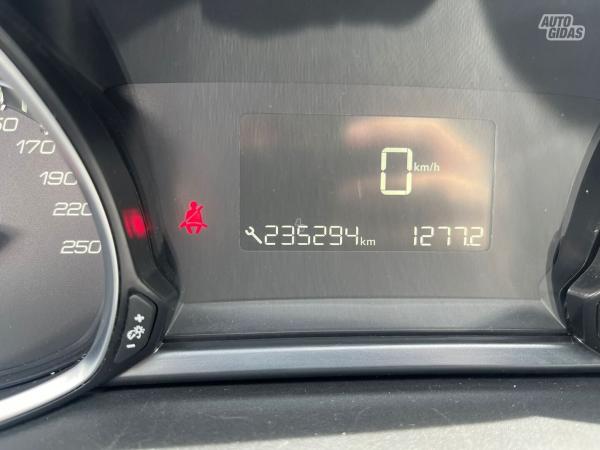 Peugeot 308 2014 in Taurage, with an engine capacity of 1.20 L and mileage of 235 thousand km for 3200 €, photo 9 on AUTOMOTO.COM.LV