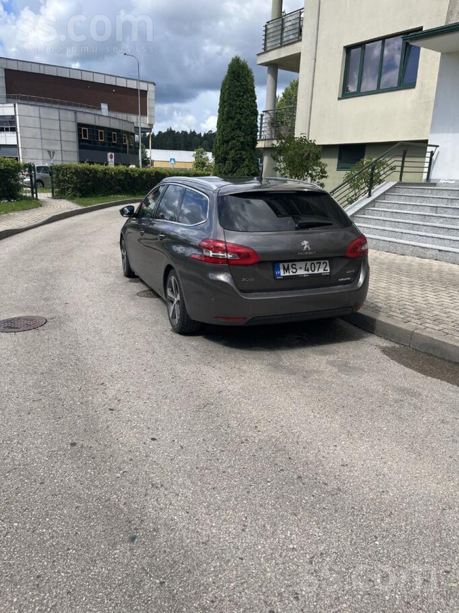 Peugeot 308 2014 in Riga, with an engine capacity of 2.00 L and mileage of 309 thousand km for 7000 €, photo 5 on AUTOMOTO.COM.LV