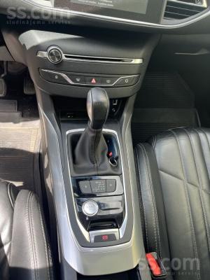 Peugeot 308 2014 in Riga, with an engine capacity of 2.00 L and mileage of 309 thousand km for 7000 €, photo 8 on AUTOMOTO.COM.LV